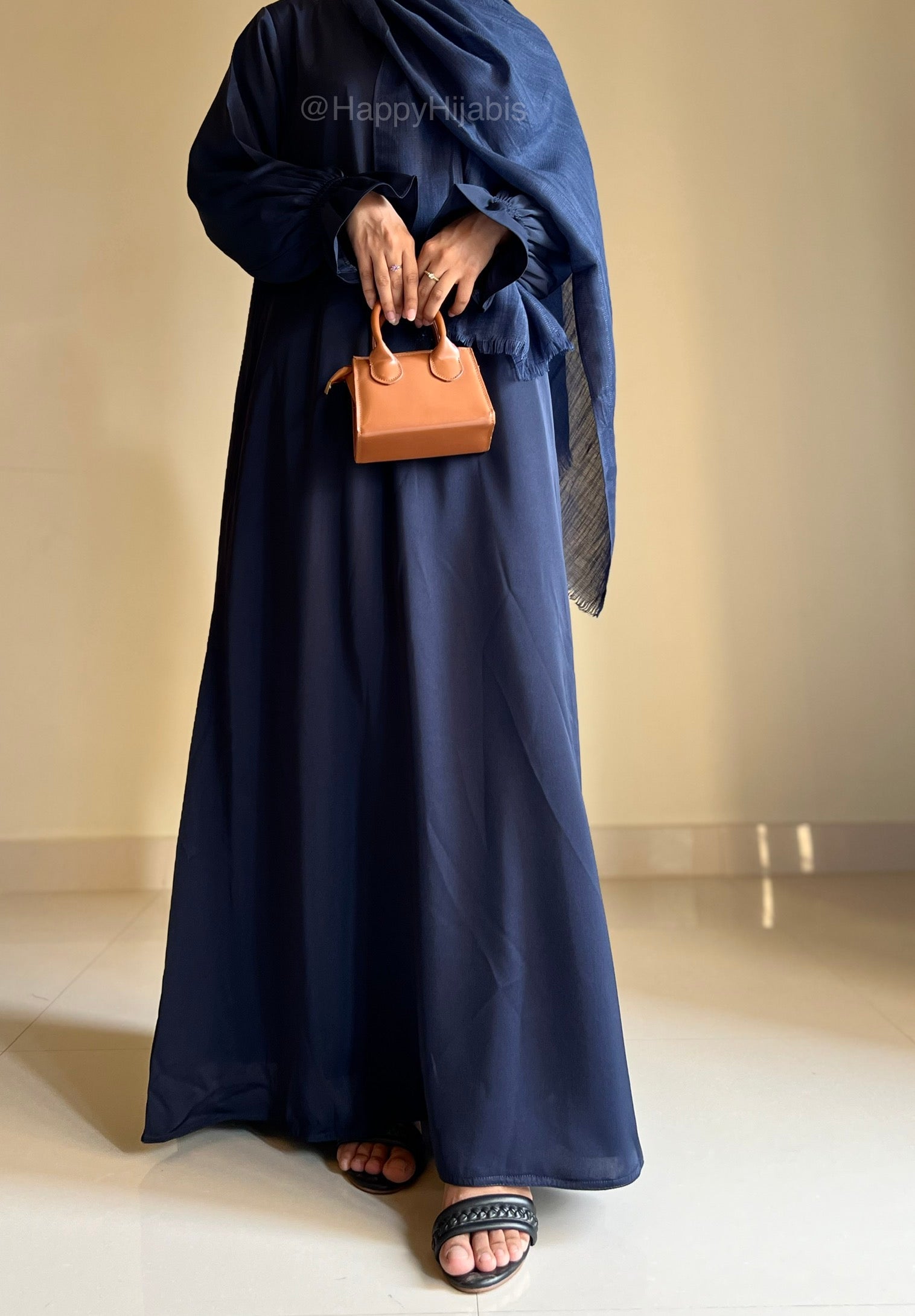 Basic Everyday Wear Abayas – HappyHijabis.co