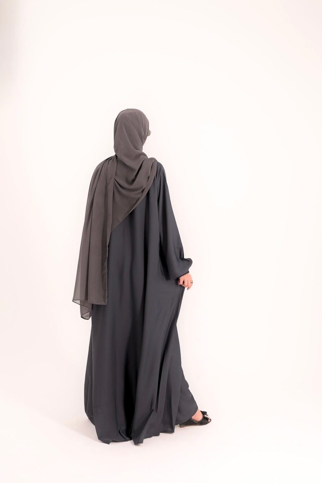 Basic Everyday Wear Abayas – HappyHijabis.co